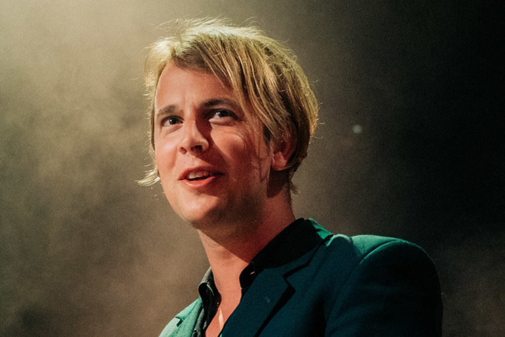 Get to Know Musician Tom Odell! - AfterBuzz TV