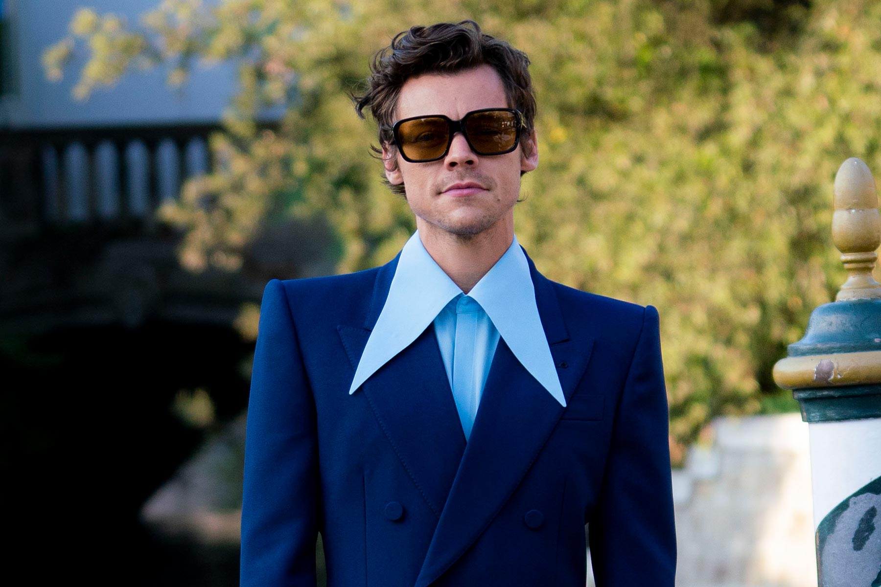 Harry Styles Outfits Fans Are Crazy About! - AfterBuzz TV