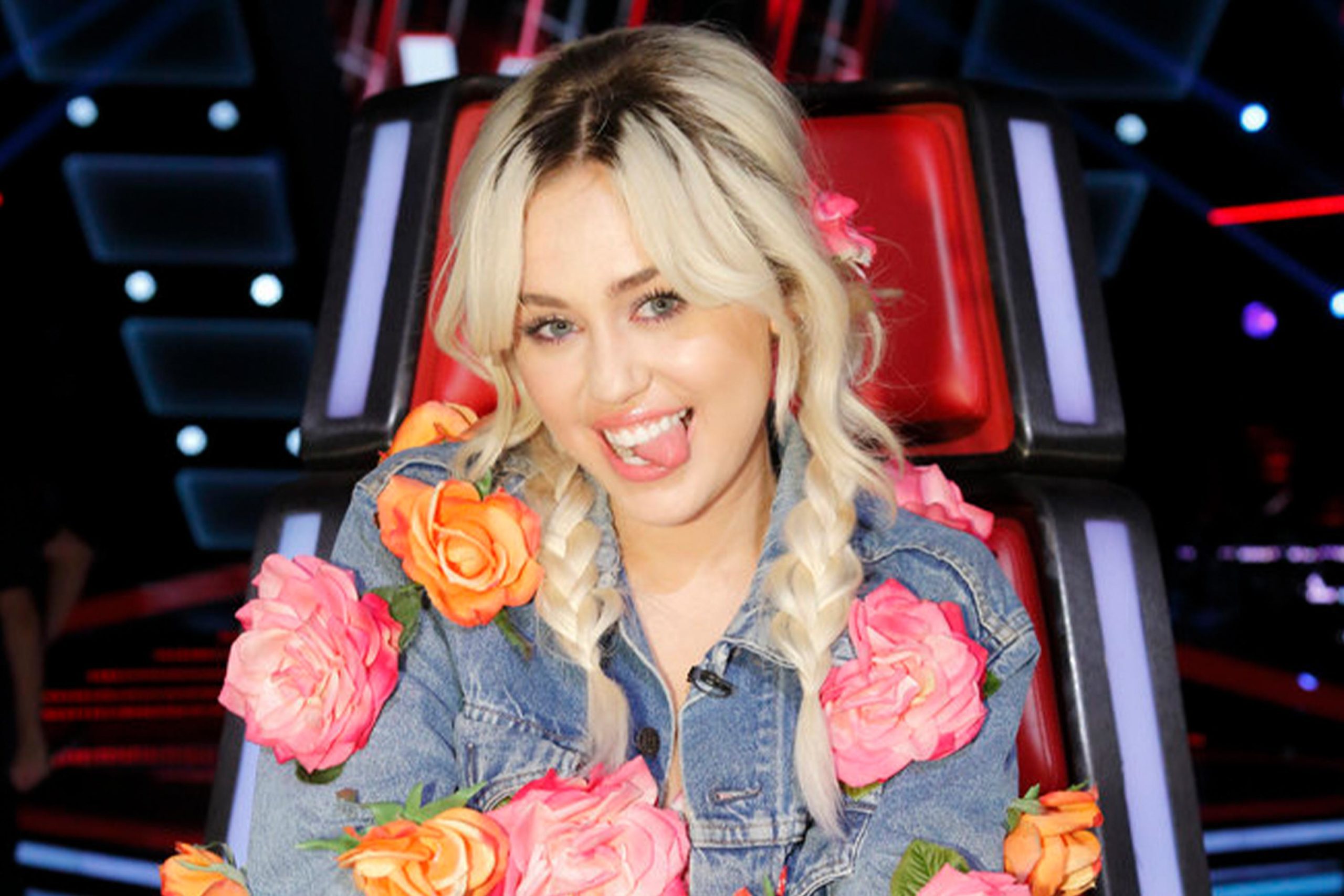 8 Miley Cyrus Moments That Live in Our Heads Rent-Free! - AfterBuzz TV