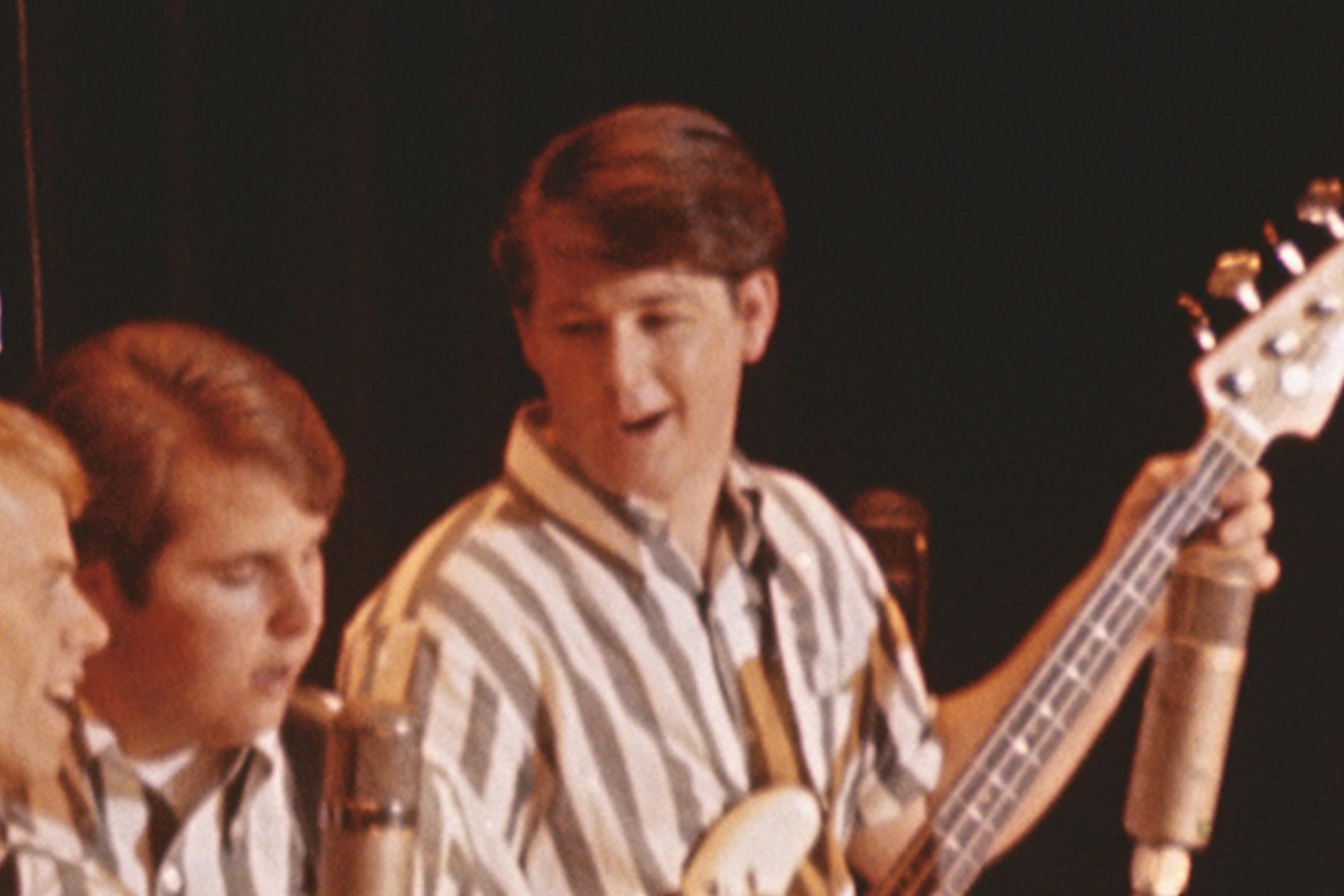Brian Wilson of the Beach Boys Dies At 82 - AfterBuzz TV